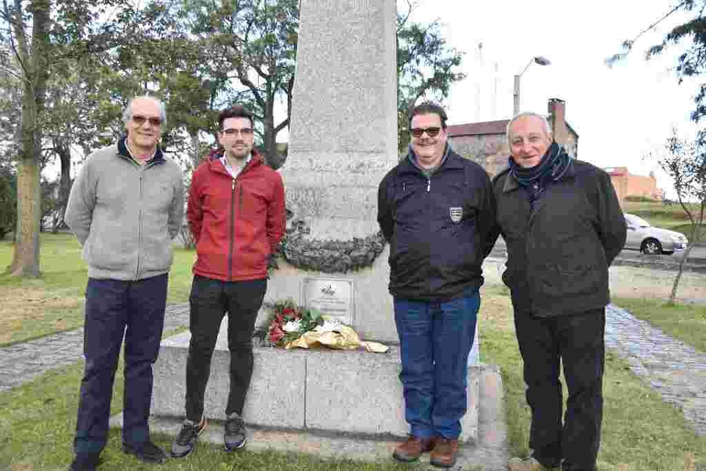Flores a Rodó y homenaje a Deneo. - Durazno Hoy